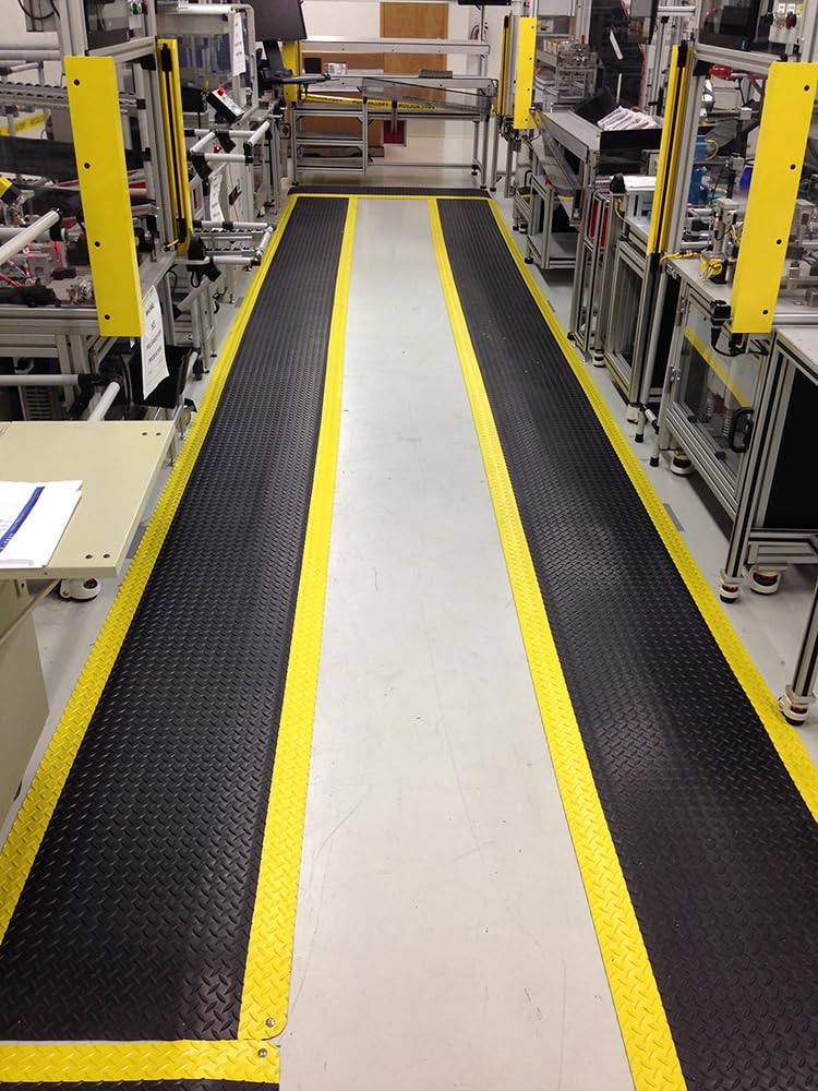 Wearwell UltraSoft Diamond-Plate SpongeCote Mat - Black/Yellow. Anti-Fatigue Workstation Mat. 3' W x 5' L x 15/16" Thickness. Nitricell Sponge. Pre-Beveled Edge. For Industrial Use (414.1516x3x5BK)