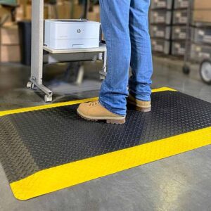 Wearwell UltraSoft Diamond-Plate SpongeCote Mat - Black/Yellow. Anti-Fatigue Workstation Mat. 3' W x 5' L x 15/16" Thickness. Nitricell Sponge. Pre-Beveled Edge. For Industrial Use (414.1516x3x5BK)