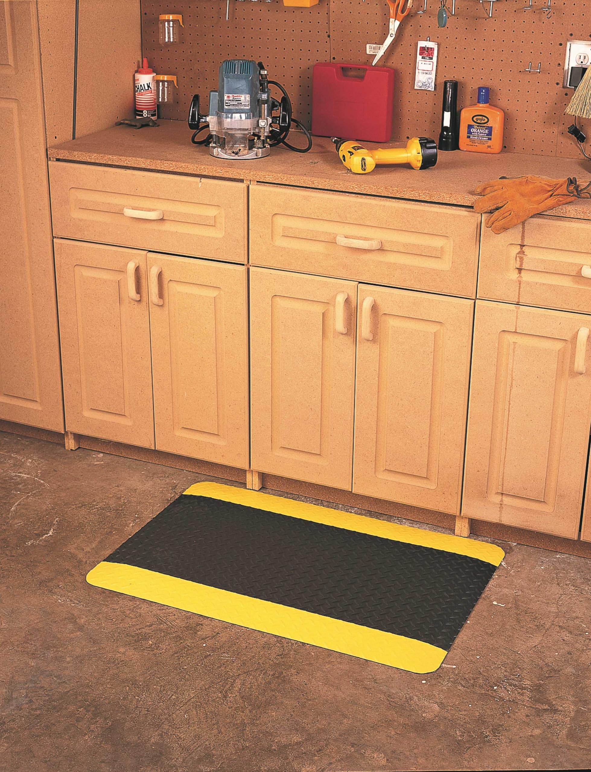 Wearwell UltraSoft Diamond-Plate SpongeCote Mat - Black/Yellow. Anti-Fatigue Workstation Mat. 3' W x 5' L x 15/16" Thickness. Nitricell Sponge. Pre-Beveled Edge. For Industrial Use (414.1516x3x5BK)