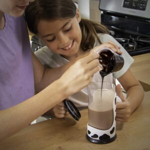 Hog Wild Moo Mixer Supreme Chocolate Milk Mixing Cup - Automatically Mixes Powder and Syrup - Stir and Drink in 1 Glass -16 oz