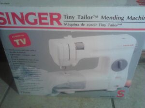 singer tiny tailor mending sewing machine