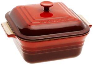 le creuset stoneware 3-quart square casserole with lid, cherry