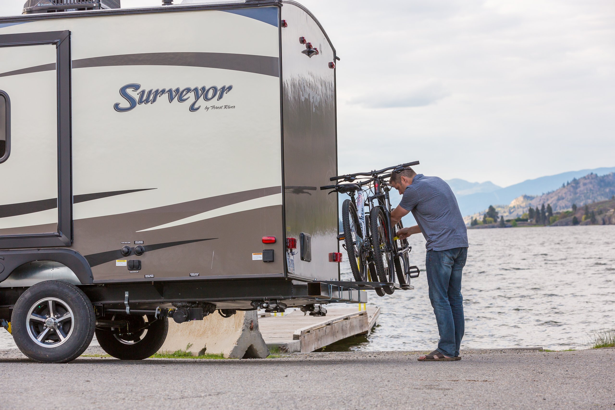 Swagman 2-Bike RV Bumper Rack,black