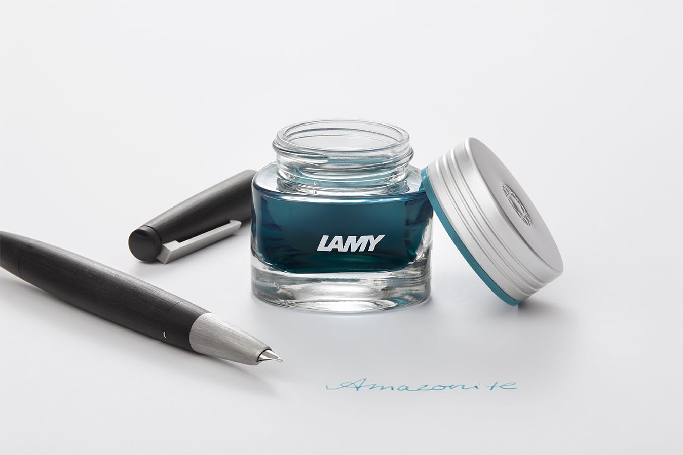 Lamy 2000 black - elegant Fountain Pen in robust fibreglass barrel - 14 ct. gold nib, partially platinum-plated - nib size EF