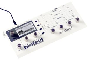 waldorf blofeld desktop synth module cream