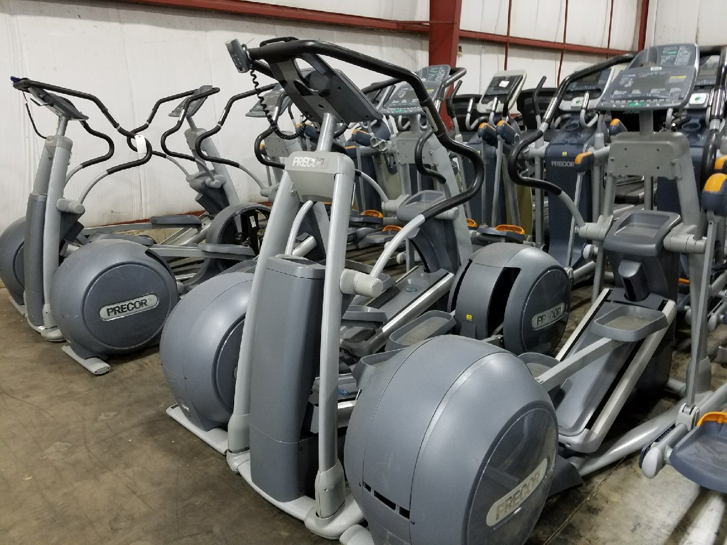 Precor EFX 546i Commercial Series Elliptical Fitness Crosstrainer (2009 Model)