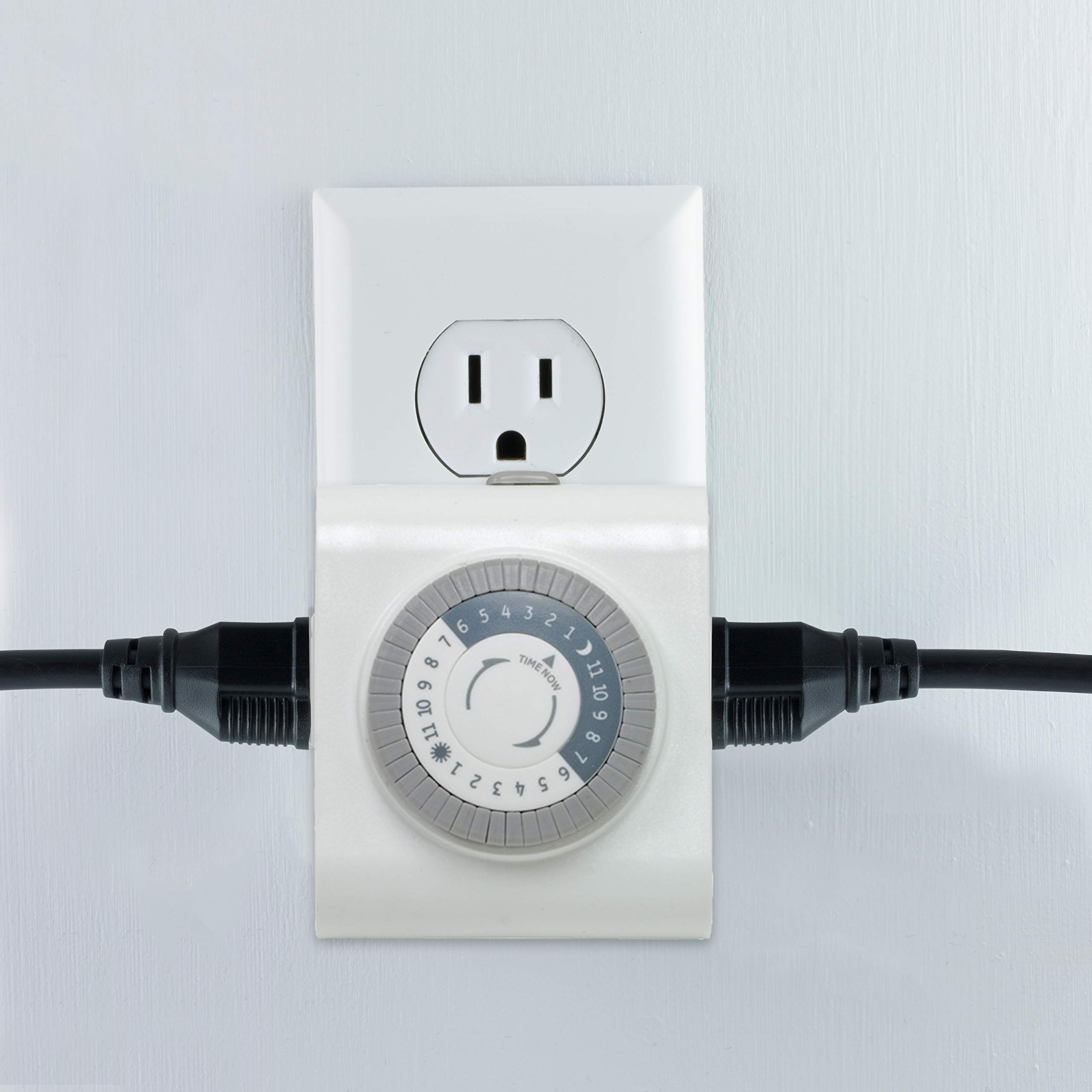 GE 24-Hour 2 Grounded Outlets Mechanical Outlet Timer, Timers for Electrical Outlets Indoor, Light Timers Indoor, Daily ON/OFF Cycle, Lamp and Christmas Light Timer, Indoor Light Timer, 15075