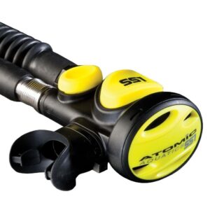 atomic aquatics ss1 inflator| reliable integrated inflator/regulator | fits virtually all bcds from other brands| superior breathing performance | easy to operate | yellow stainless steel