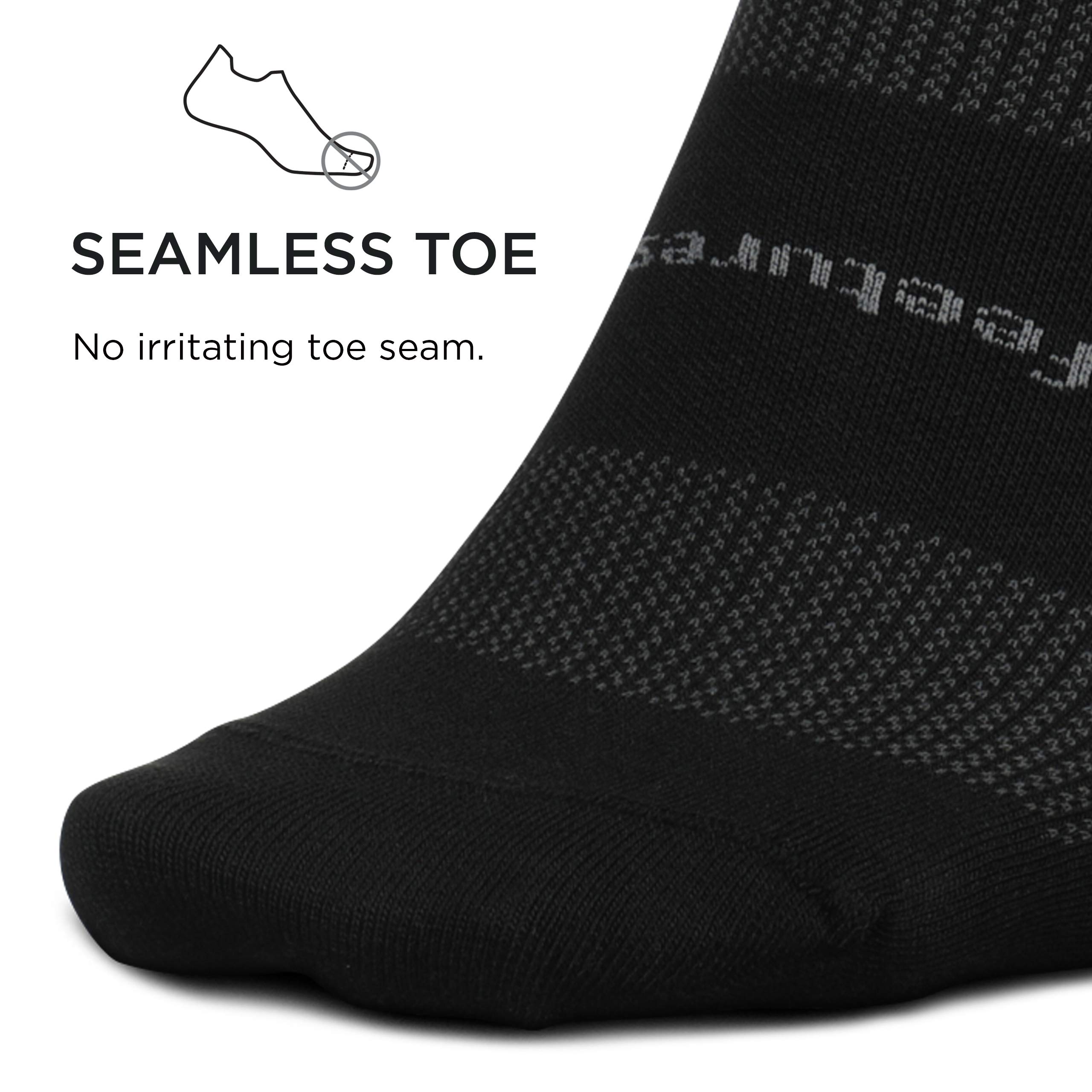 Feetures Unisex High Performance Ultra Light Quarter Sock (Medium, Black)