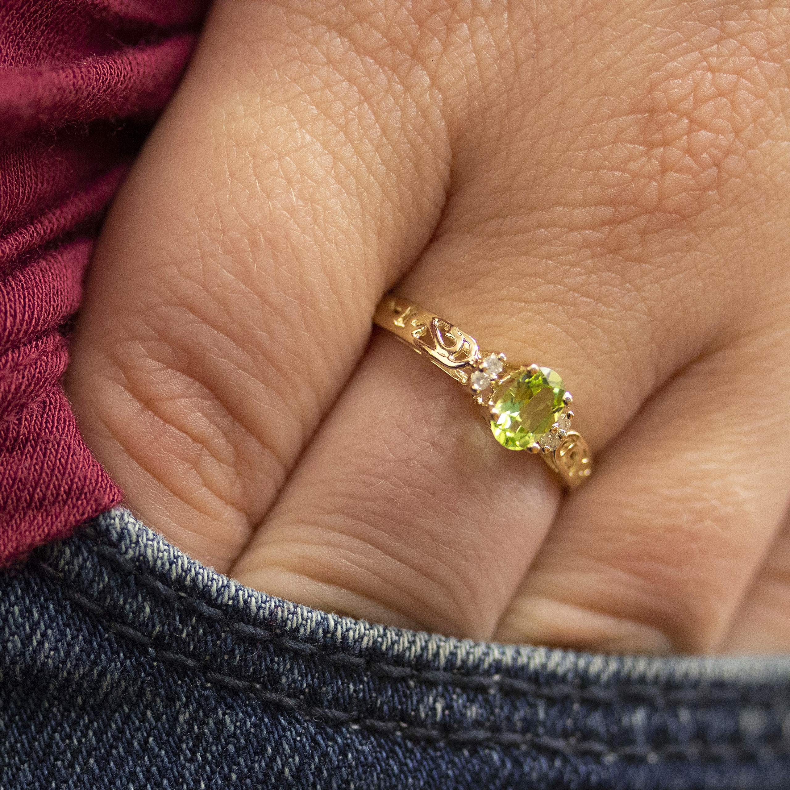 Direct-Jewelry 10k Yellow Gold Oval Peridot And Diamond Ring (Size 6)