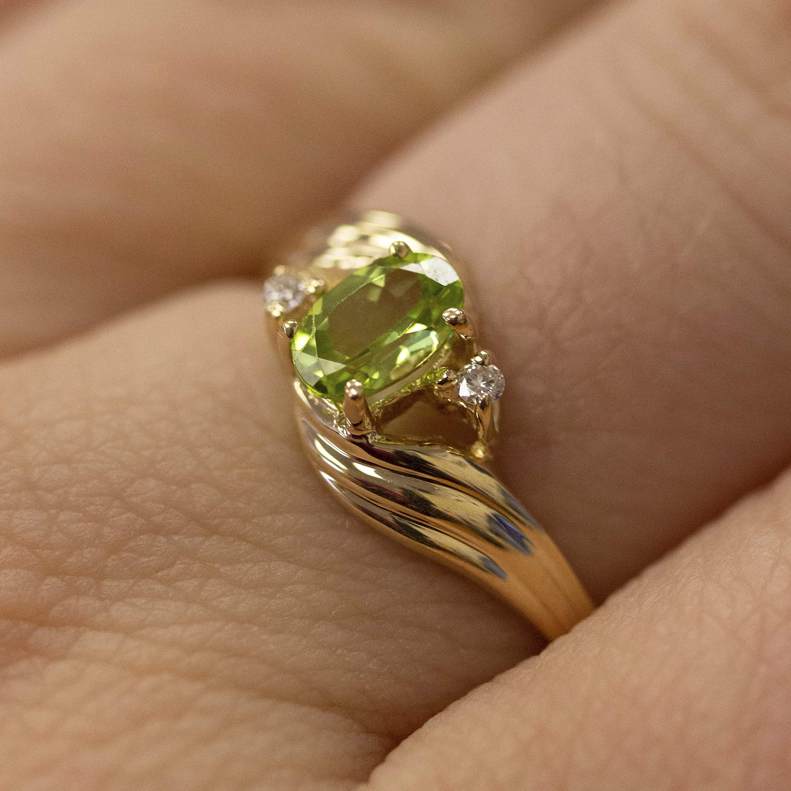 Direct-Jewelry 14k Yellow Gold Oval Peridot And Diamond Ring (Size 8)