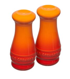 le creuset stoneware salt & pepper shakers set of 2, 4 oz. each, flame