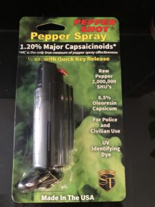 pepper shot 1/2 oz pepper spray w/black injection molded holster & quick key release key chain