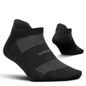 feetures high performance ultra light ankle sock - no show socks for women & men with heel tab - black, m (1 pair)