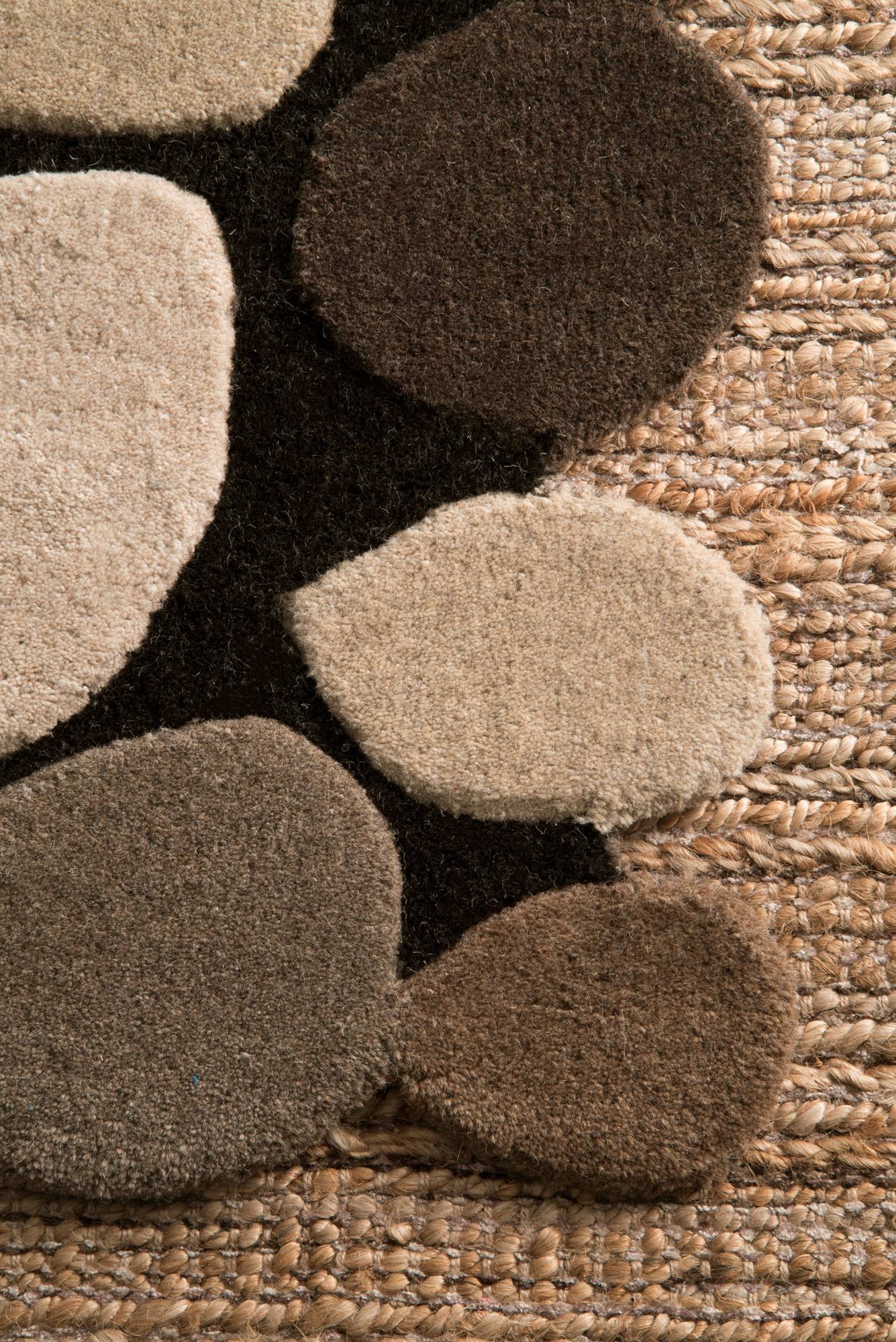 nuLOOM Hand Tufted Pebbles Area Rug, 3' 6" x 5' 6", Natural