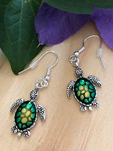 PammyJ Turtle Earrings - Silvertone Green Sea Turtle Dangle Earrings