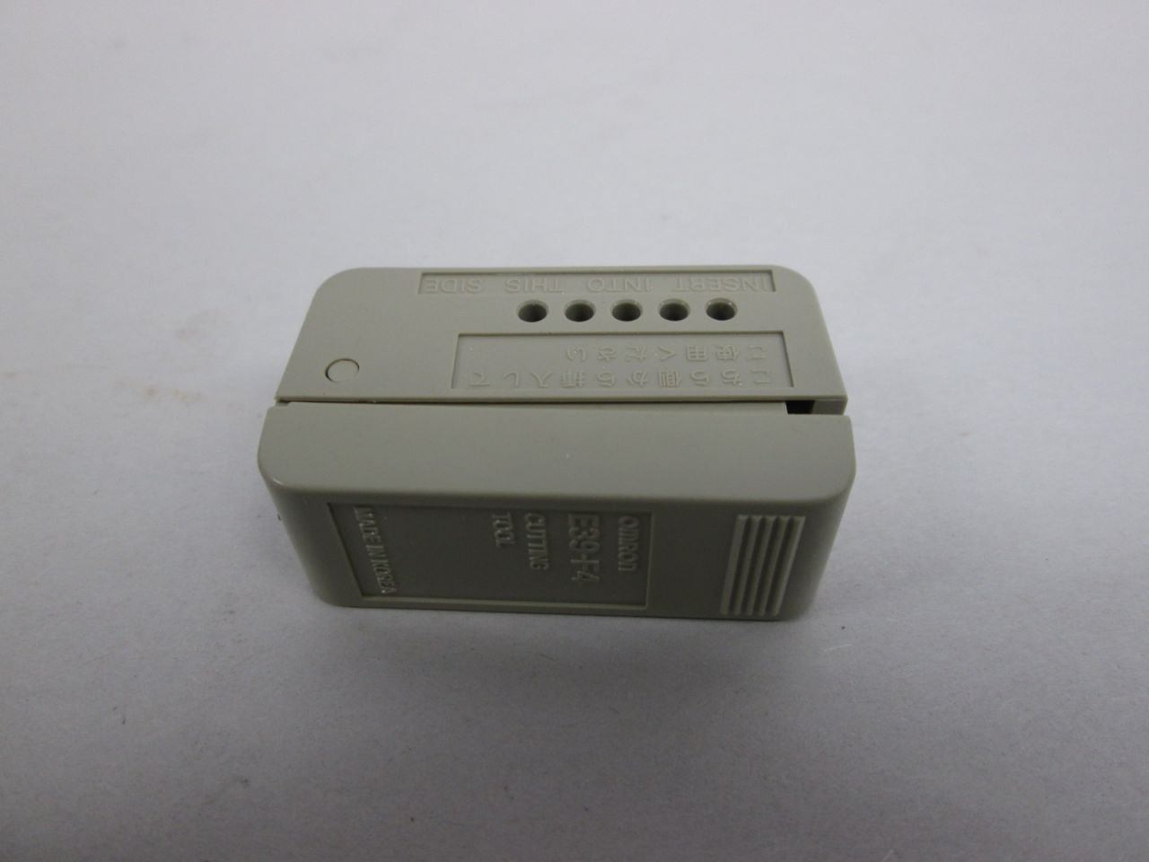 1- OMRON E32-DC200 PHOTOELECTRIC SENSOR