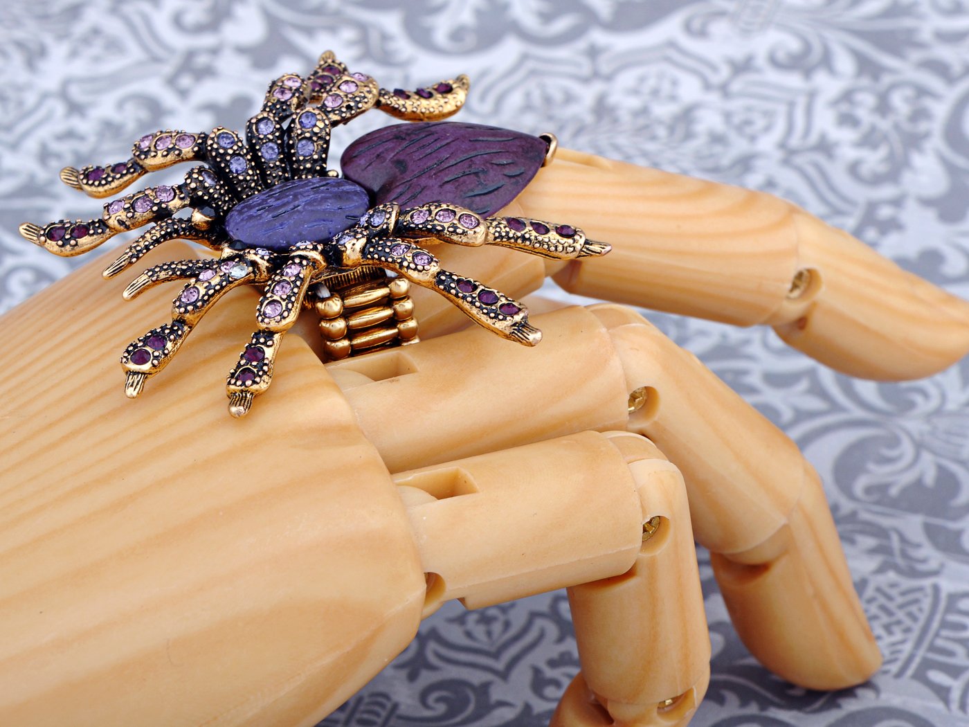 Alilang Stretchy Golden Tone Purple Rhinestones Heart Spider Tarantula Ring