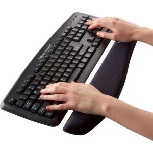 Fellowes PlushTouch Wrist Rest with FoamFusion Technology, Black (9252101)