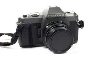 pentax p30t 35mm film camera w/ lens