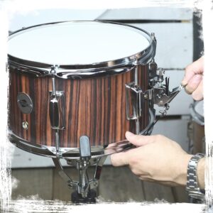 GRIFFIN Firecracker Snare Drum | Acoustic Popcorn 10" x 6" Poplar Mini Wood Shell & Black Hickory PVC | Concert Marching Percussion Musical Instrument with Deluxe Snare Throw Off, Drummers Key & Head