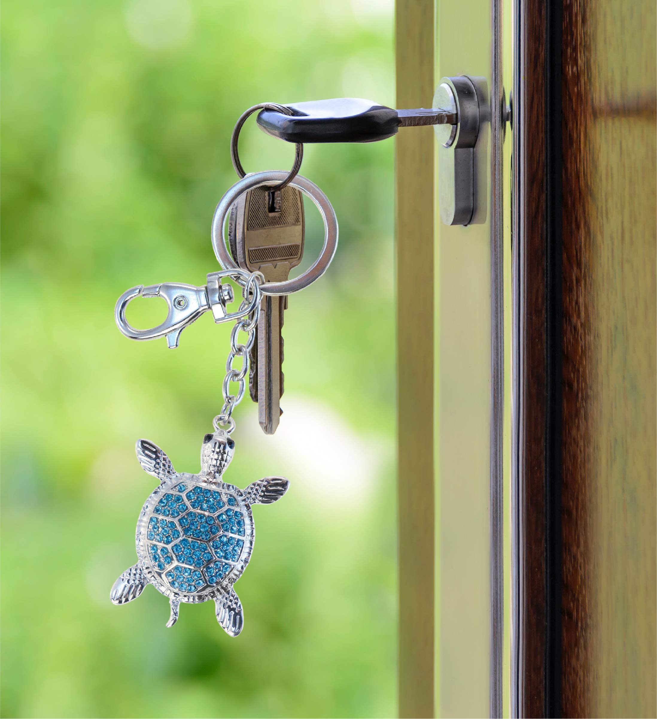 Aqua79 Blue Sea Turtle Keychain - Silver 3D Sparkling Charm Rhinestones Fashionable Stylish Metal Alloy Durable Key Ring Bling Crystal Jewelry Accessory with Clasp