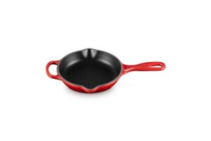 le creuset enameled cast iron signature iron handle skillet, 6.33" (1/2 qt.), cerise