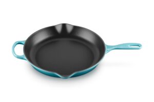 le creuset enameled cast iron signature iron handle skillet, 11.75" (2-3/8 qt.), caribbean