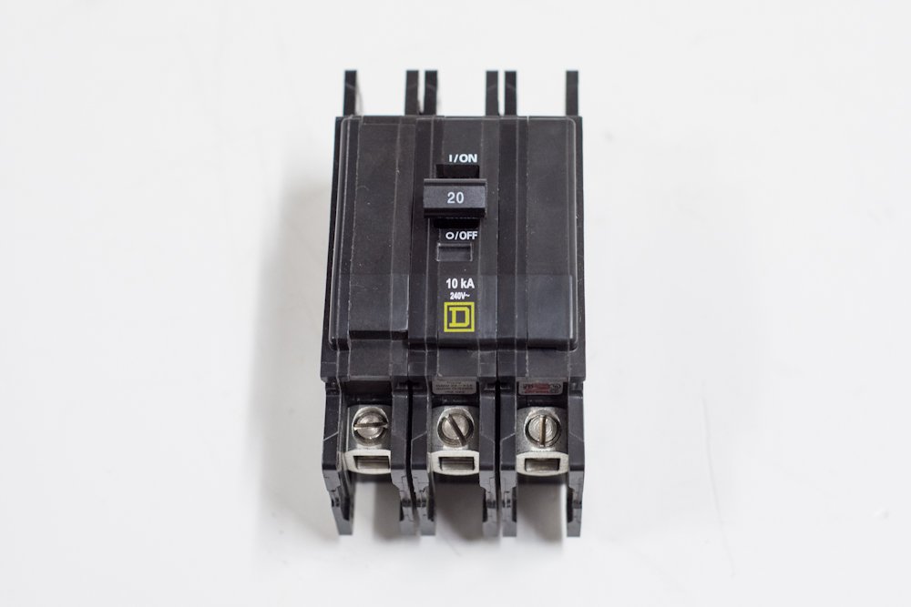 SCHNEIDER ELECTRIC Miniature Circuit Breaker 240-Volt 10-Amp QOU310 Busway Hanger, Edgewise