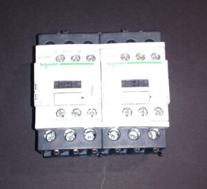 schneider electric reversing contactor 575-vac 9-amp iec lc2d09bl soft start 208-690vac 250amp ats48