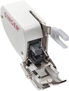 singer | even feed/walking presser foot - fork, perfect for matching stripes & plaids, quilting & sewing with pile fabrics - sewing made easy