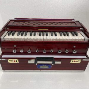 HARMONIUM. ITEM LOCATED IN THE USA. SHIPS WITHIN 24 HOURS. RED FOLDING.