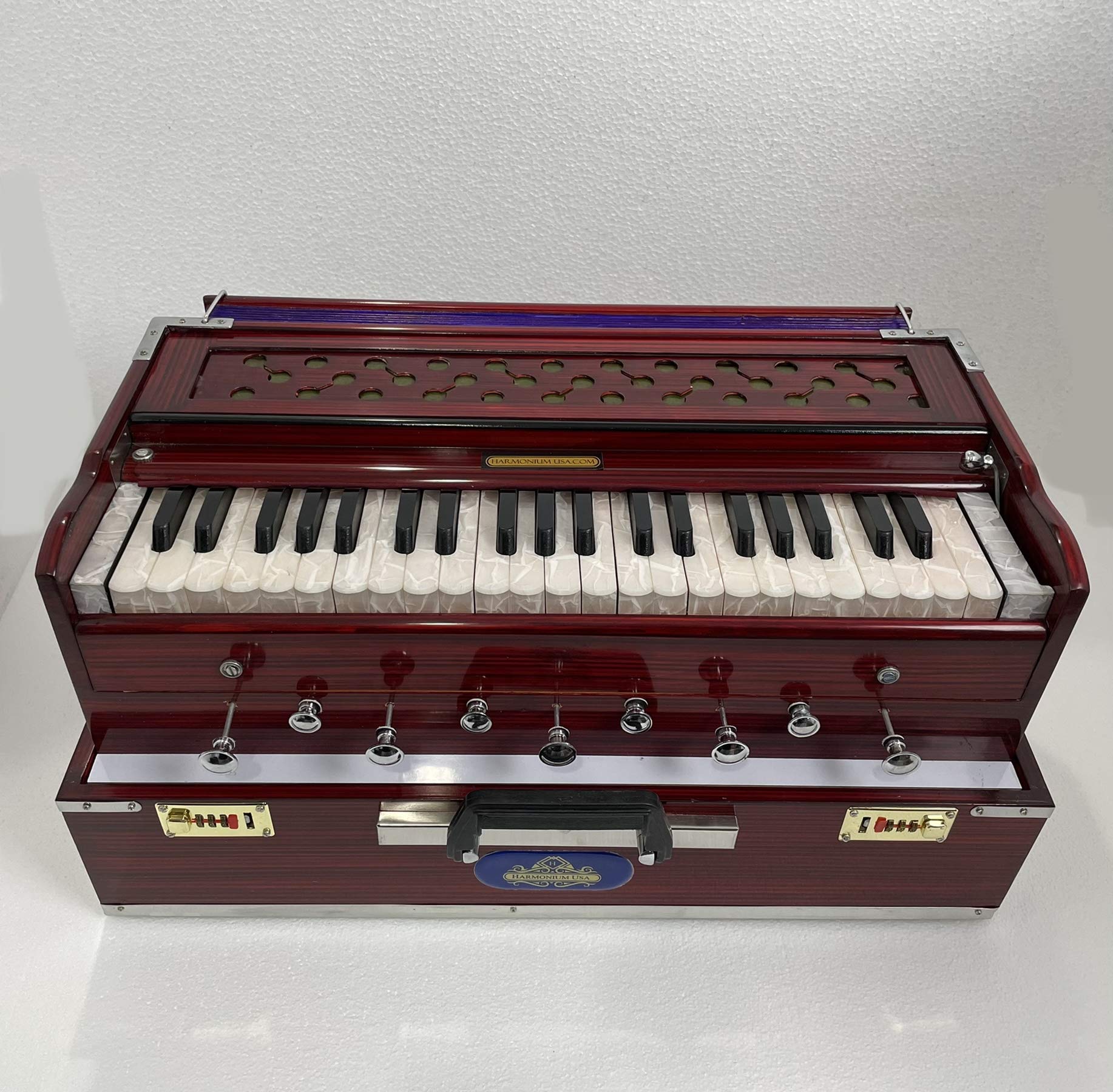 HARMONIUM. ITEM LOCATED IN THE USA. SHIPS WITHIN 24 HOURS. RED FOLDING.