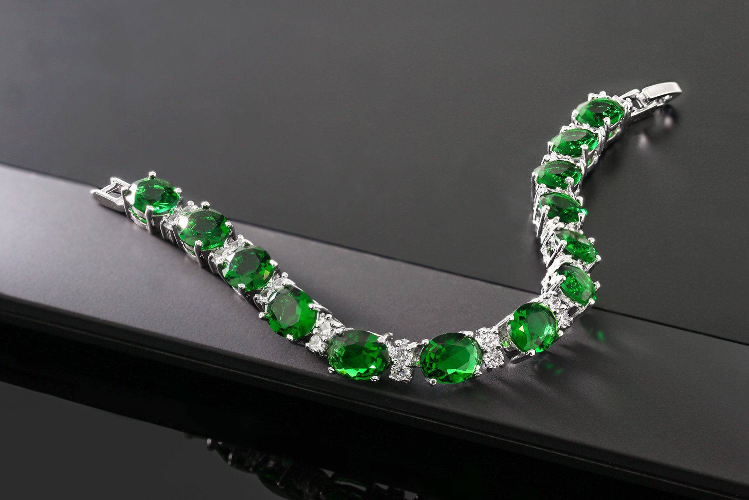 Gem Stone King 40.00 Ct Oval and Round Green Color Cubic Zirconias CZ Tennis Bracelet for Women 7 Inch