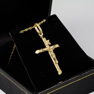 Pyramid Jewelry 14k Yellow Gold Jesus Crucifix Cross Pendant with Luxury Italian Chain (16 Inches)