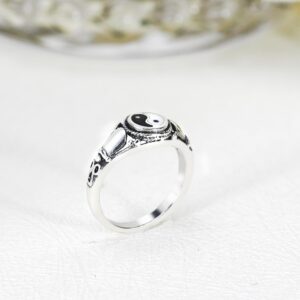 AeraVida Timeless Yin and Yang Cobra Symbol .925 Sterling Silver Ring (8)