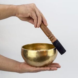 6-Inch Handmade Tibetan Singing Bowl ~ Superb B Crown Chakra Balancing ~ Best use for Meditation, Sound Healing, Cleansing, Mindfulness & Relaxation ~ Cushion & Sueded Leather wooden Mallet included