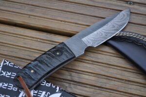 perkin handmade damascus steel knife - hunting knife - ram's horn handle- full tang - amazing value