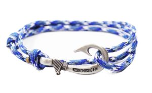 chasing fin fish hook pendant bracelet - cool 30-inch military-grade 550 paracord bracelet & anklet - adjustable size, 100% nylon nautical & fishing accessory hook pendant, pewter (blue camo, pewter)