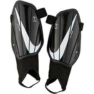 charge youth shinguards (black) (ym)