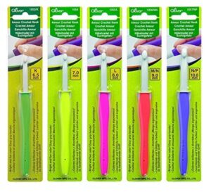 clover amour crochet hooks - set of 5 - for working with thick yarns