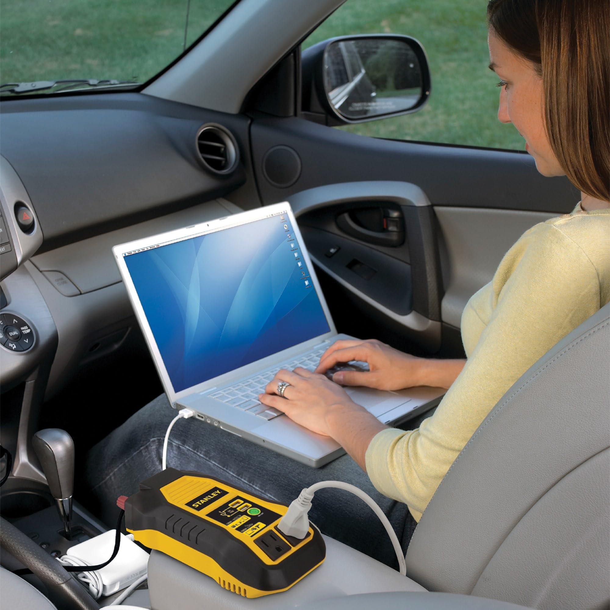 STANLEY PI500S Power Inverter 500W Car Converter: Dual AC Outlets, 3.1A USB Ports, 12V DC Adapter, Battery Clamps