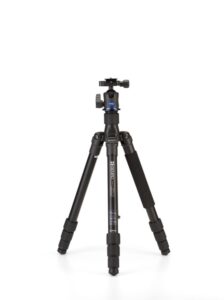 benro fvy28aih1 velocity al series 2 tripod kit, 4 section, twist lock, ih1 head (black)