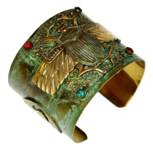 elaine coyne collectible artwear patina brass egyptian scarab motif wide cuff bracelet - carnelian, navy onyx, turquoise