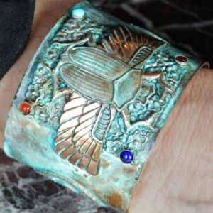 Elaine Coyne Collectible Artwear Patina Brass Egyptian Scarab Motif Wide Cuff Bracelet - Carnelian, Navy Onyx, Turquoise