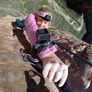 GoPro The Strap (Hand + Wrist + Arm + Leg Mount) (GoPro Official Mount)