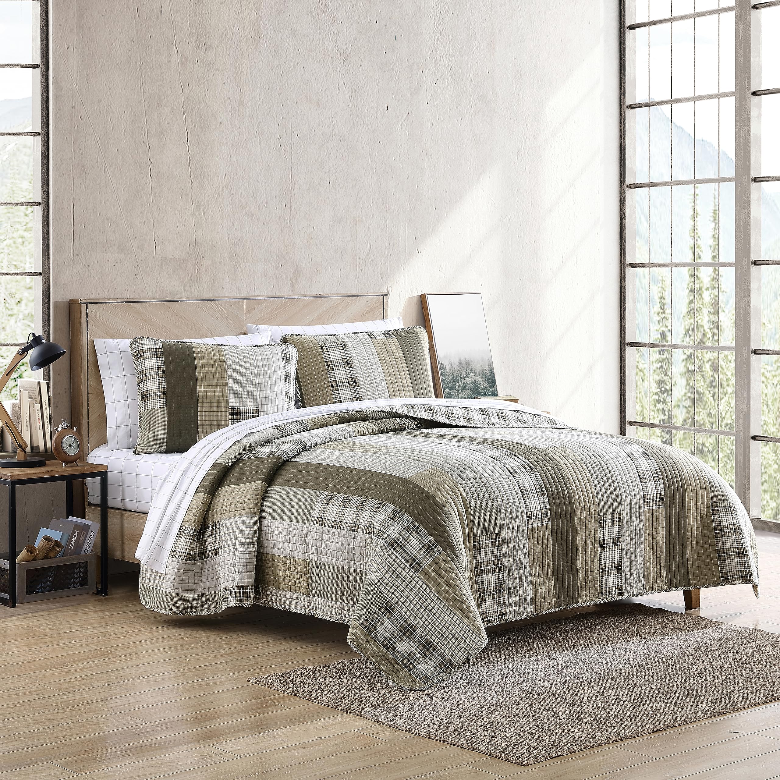 Eddie Bauer - King Quilt Set, Cotton Reversible Bedding with Matching Shams, Home Decor for All Seasons (Fairview Sand, King)