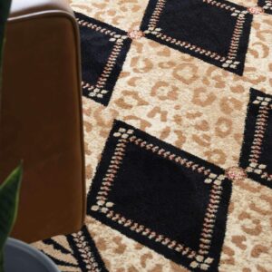 Unique Loom Wildlife Collection Animal Inspired with Leopard Geometric Bordered Design Area Rug, 6 ft x 9 ft, Light Brown/Black