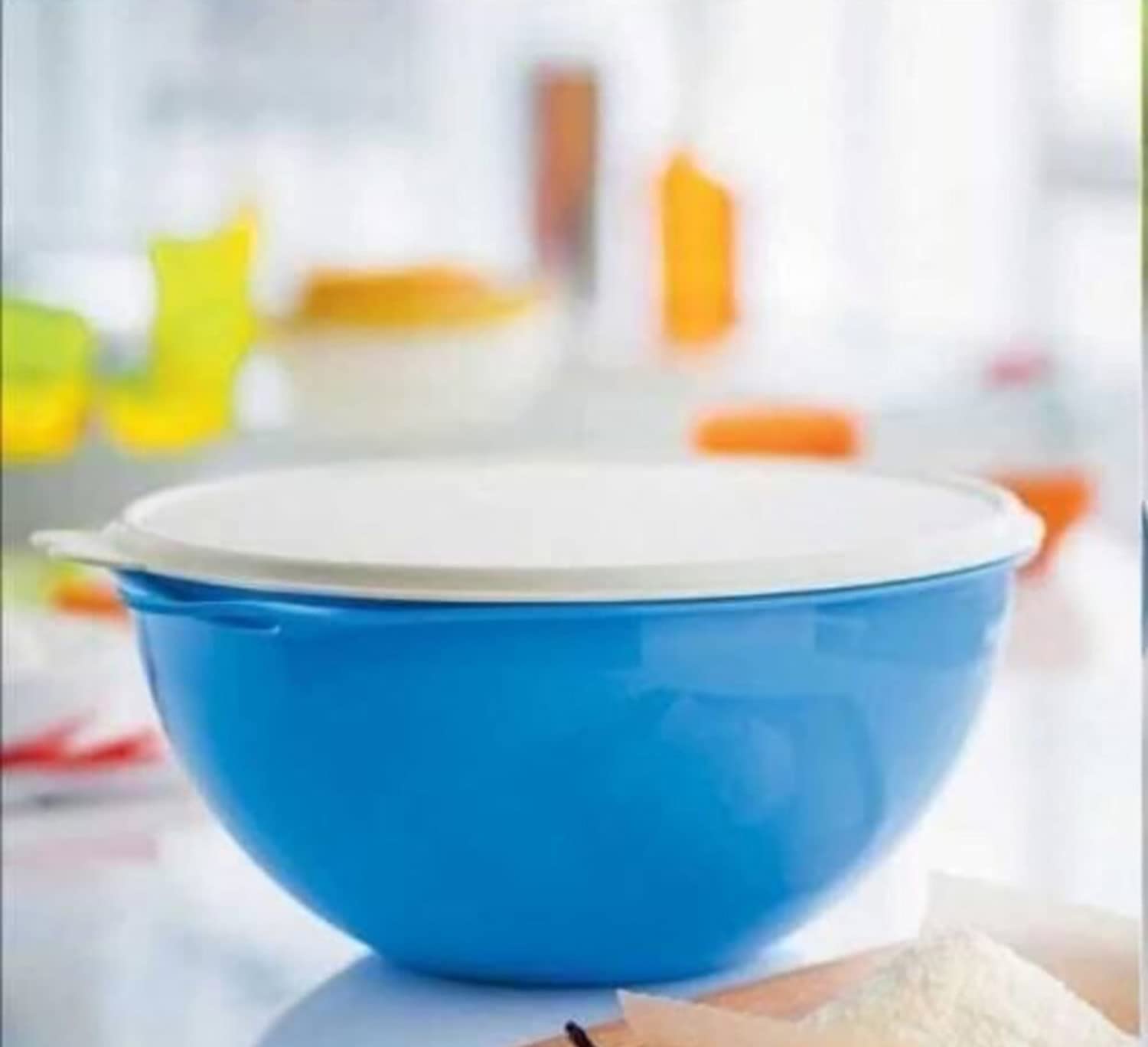 Tupperware Thatsa Bowl 19-cup in Salt Water Taffy Blue by Tupperware