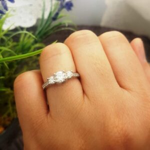 Dazzlingrock Collection 0.98 Carat (ctw) Round Diamond 3 Stone Ladies Vintage Bridal Engagement Ring 1 CT, 14K White Gold, Size 8.5